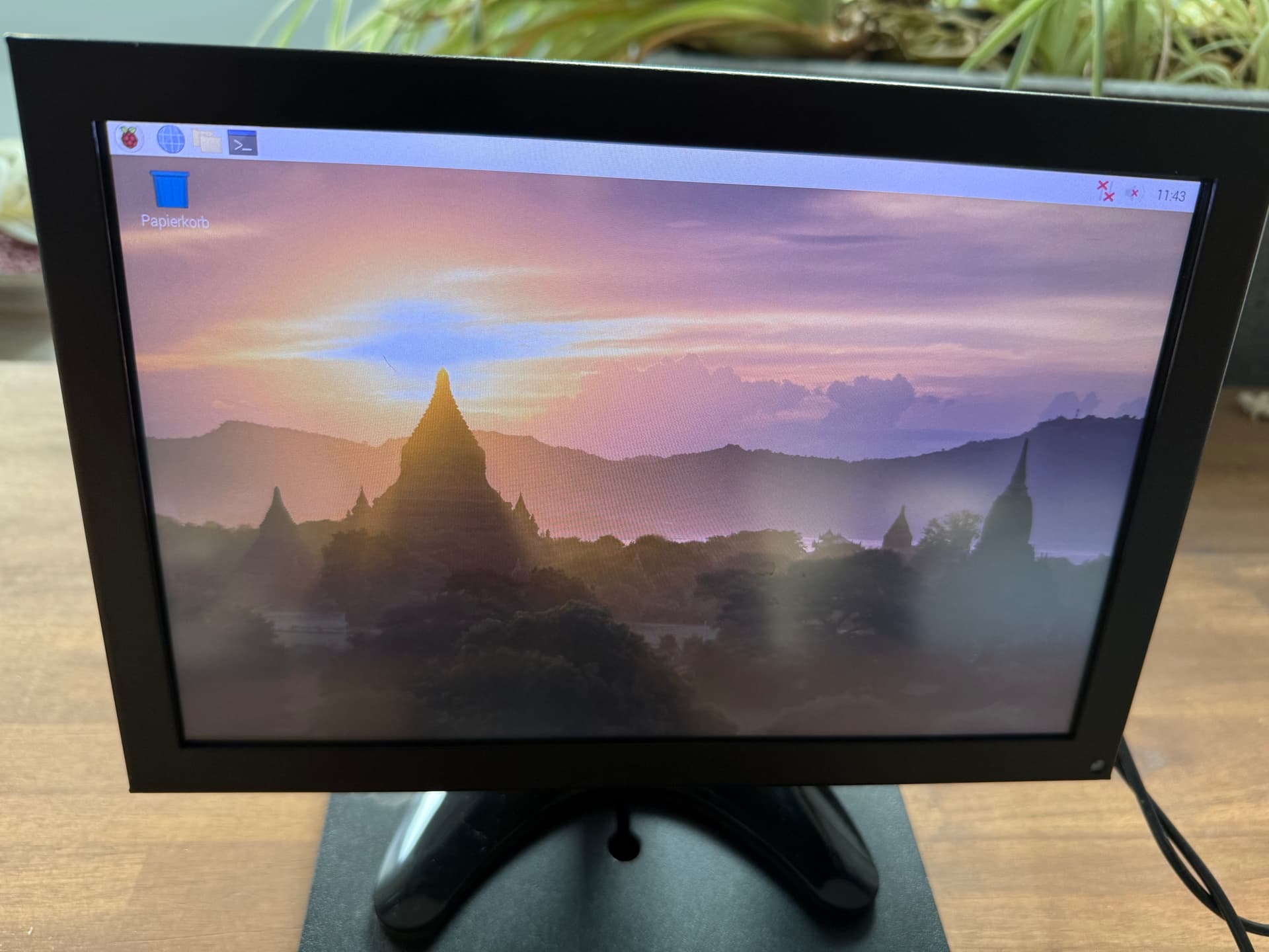 10" Touchscreen mit RaspBerry Pi 3+ und 16GB eMMC Speicher - Marktplatz ...